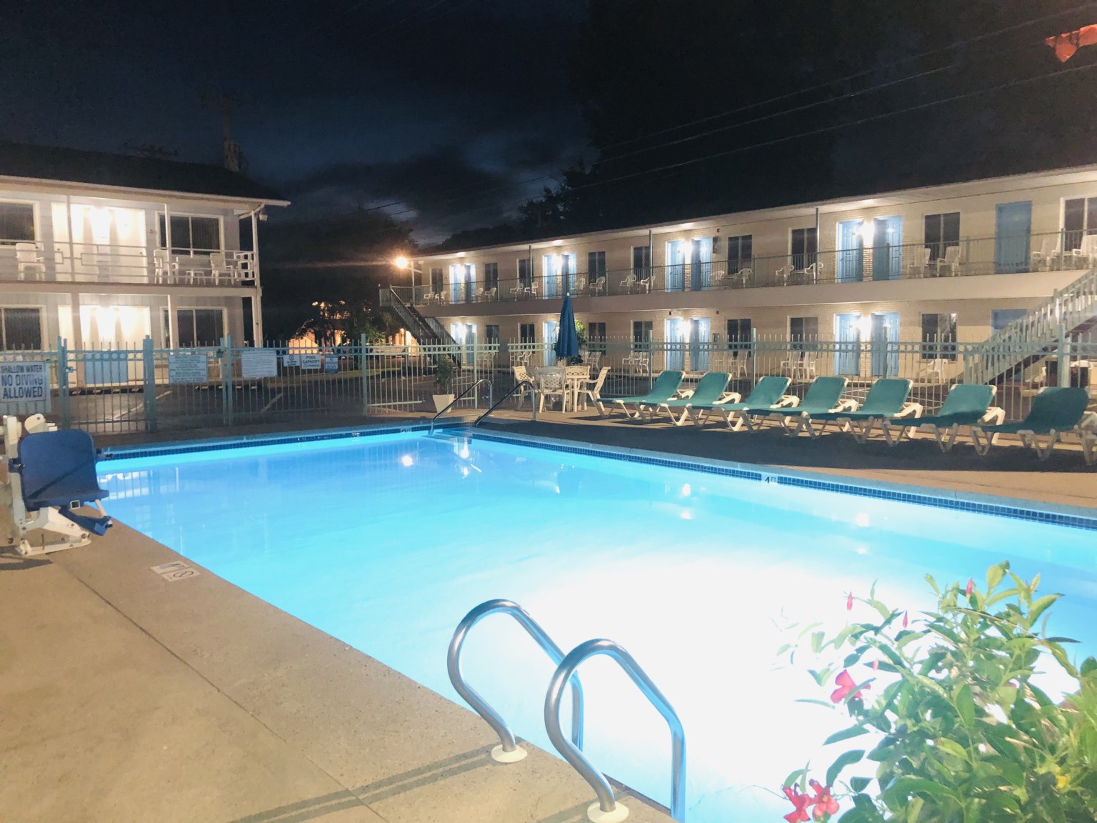 Starlite Motel Amenities